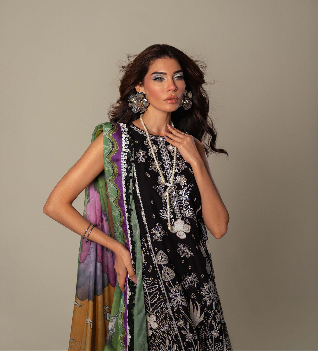 Sable Vogue SL-10: Exquisite Black Pakistani Lawn Suit for Spring/Summer – YourLibaas