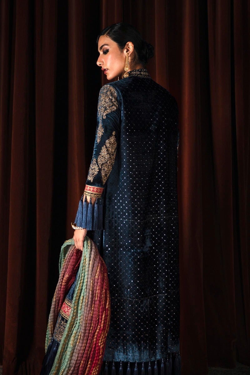 Sana Safinaz Luxury Winter Collection – V221-006-CT – YourLibaas