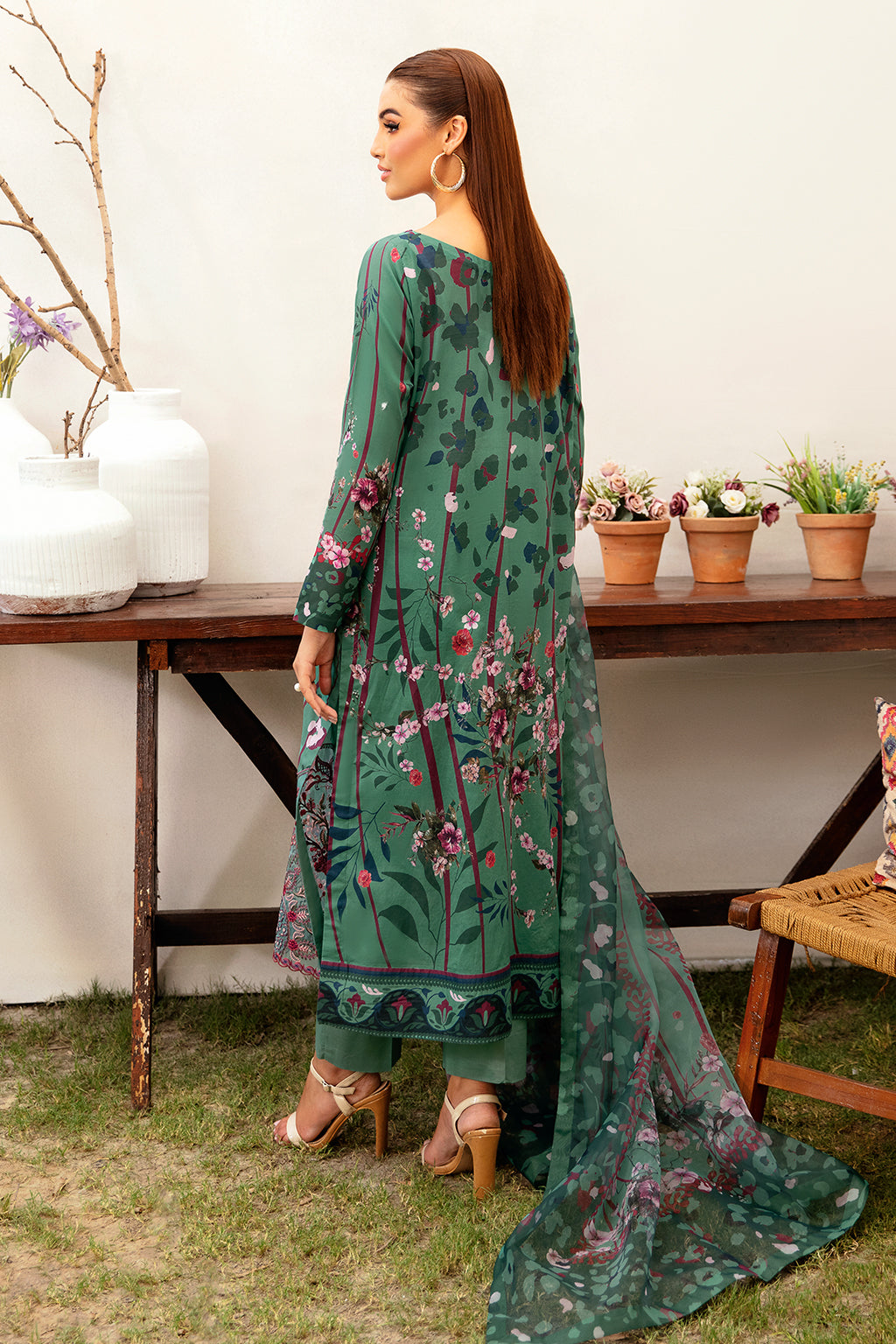 Ramsha Mashaal Luxury Lawn – L-1202 – YourLibaas