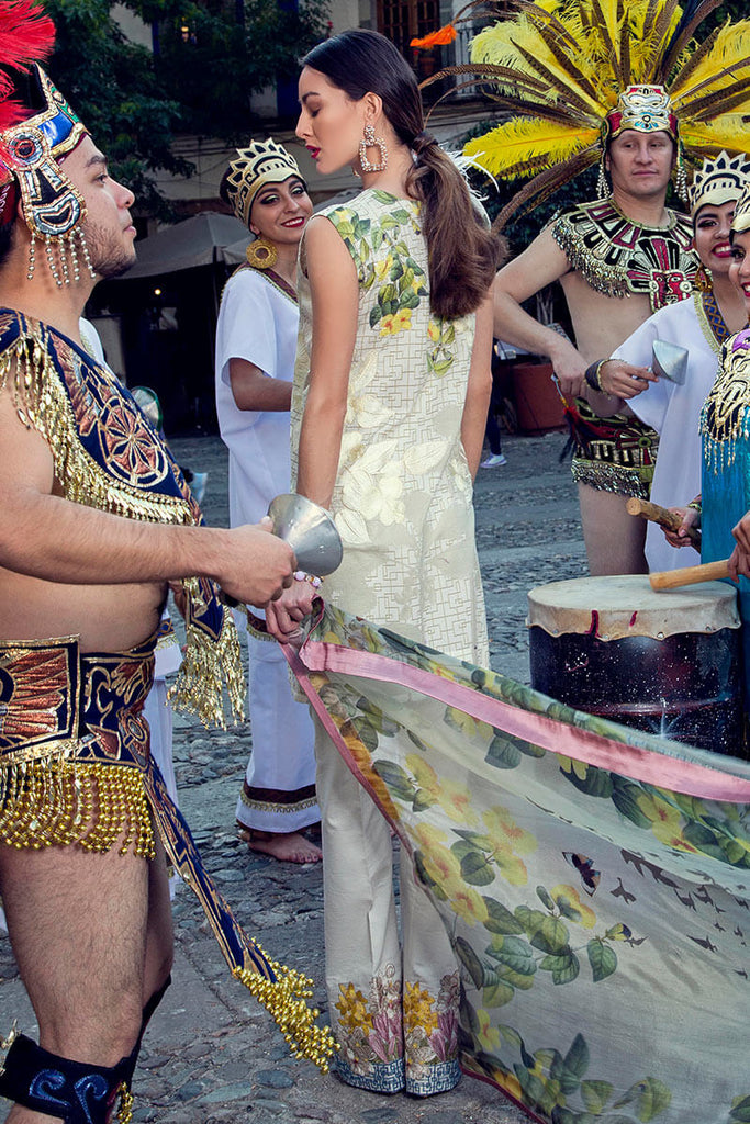 Mushq Luxury Lawn Collection 2019 – Yucca – YourLibaas