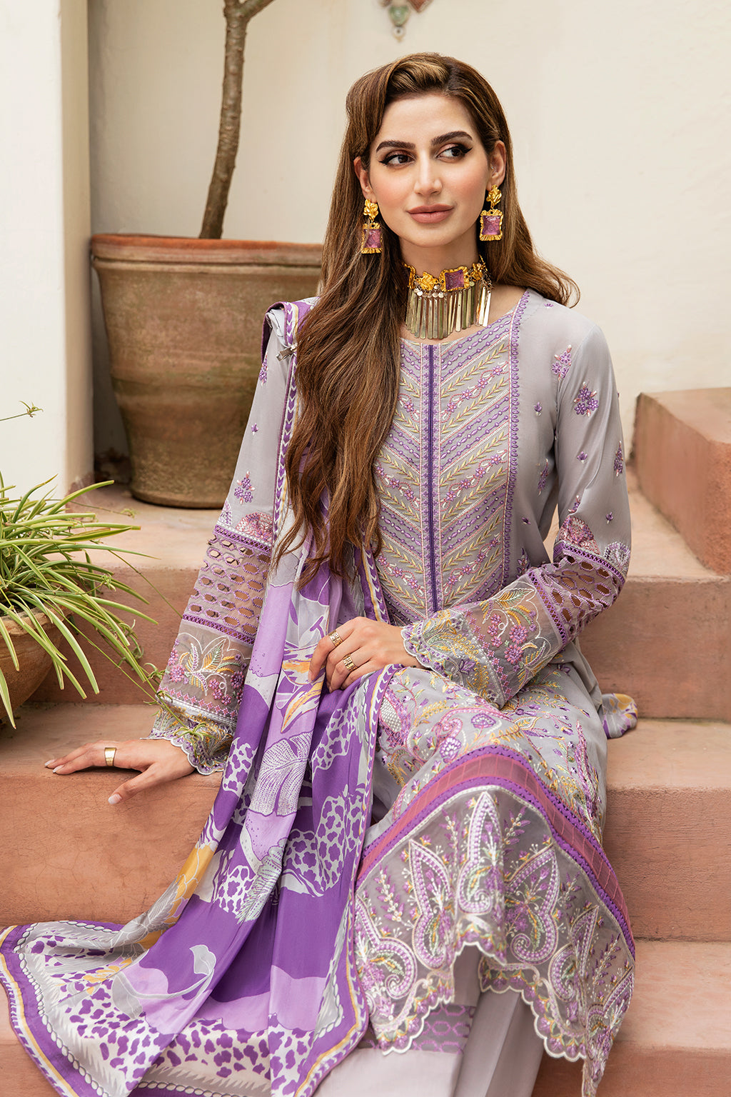 Ramsha Riwayat Lawn Collection – Y-809 – YourLibaas