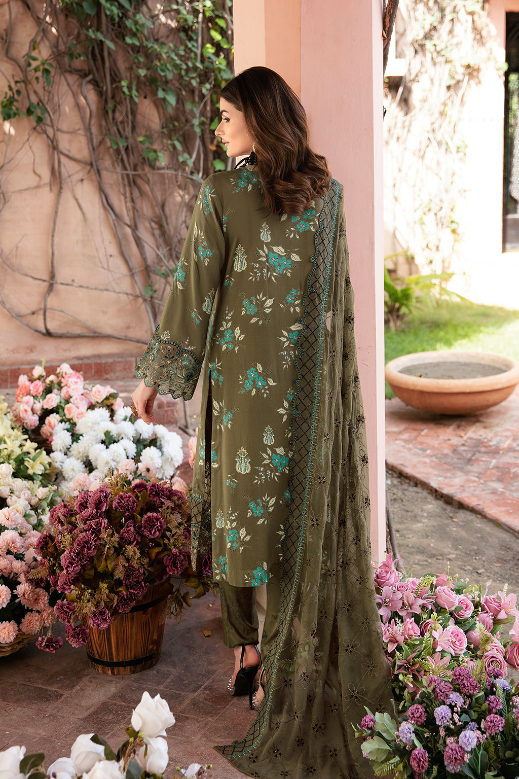 Ramsha Riwaj Winter Collection 2023 – J-210 – YourLibaas