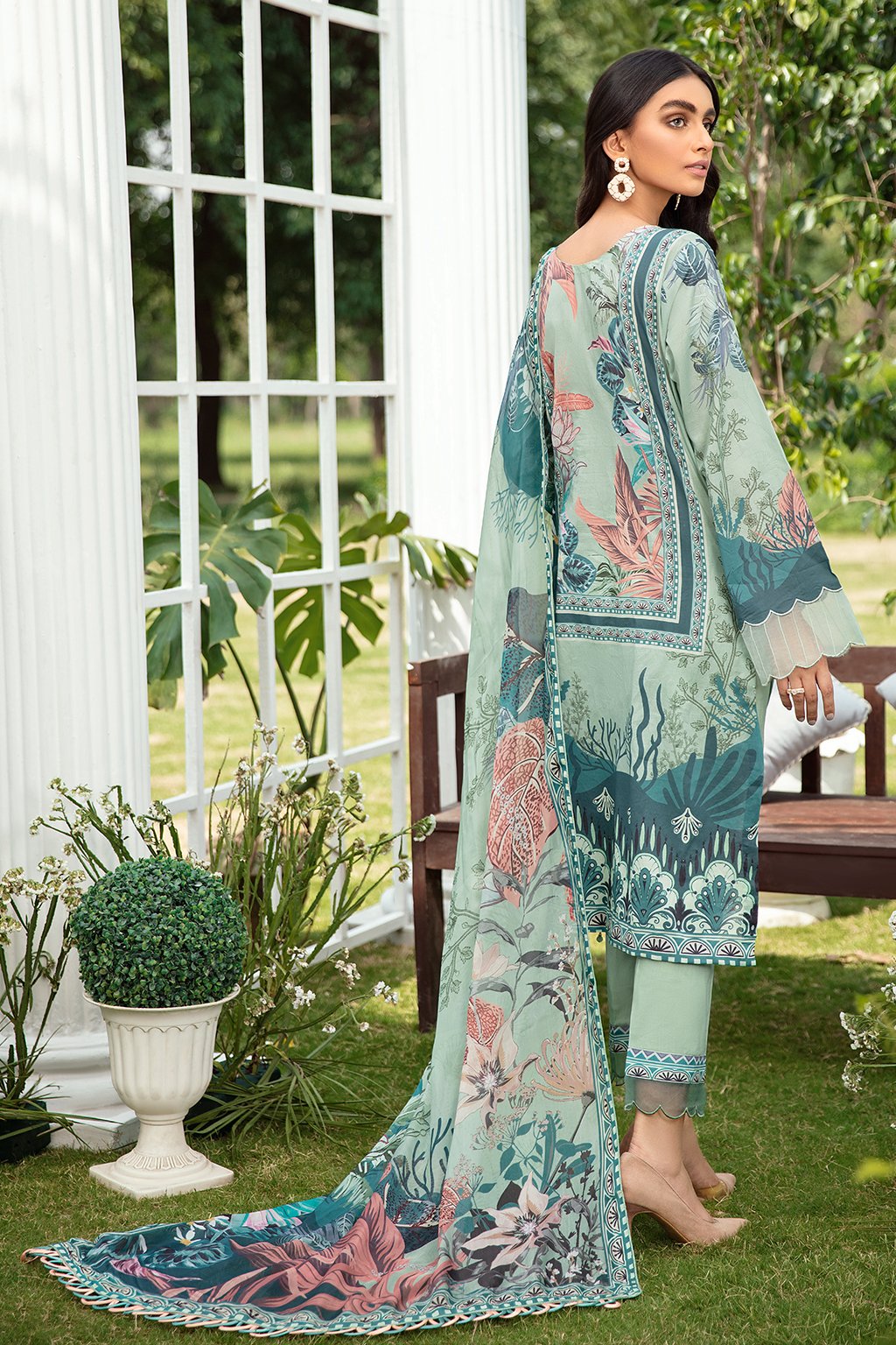 Ramsha Riwayat Luxury Lawn Vol-2 – Y-206 – YourLibaas