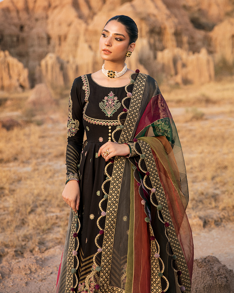 Maria Osama Khan · Pariwash Lawn Collection 2022 – Naubahar (US-010 ...