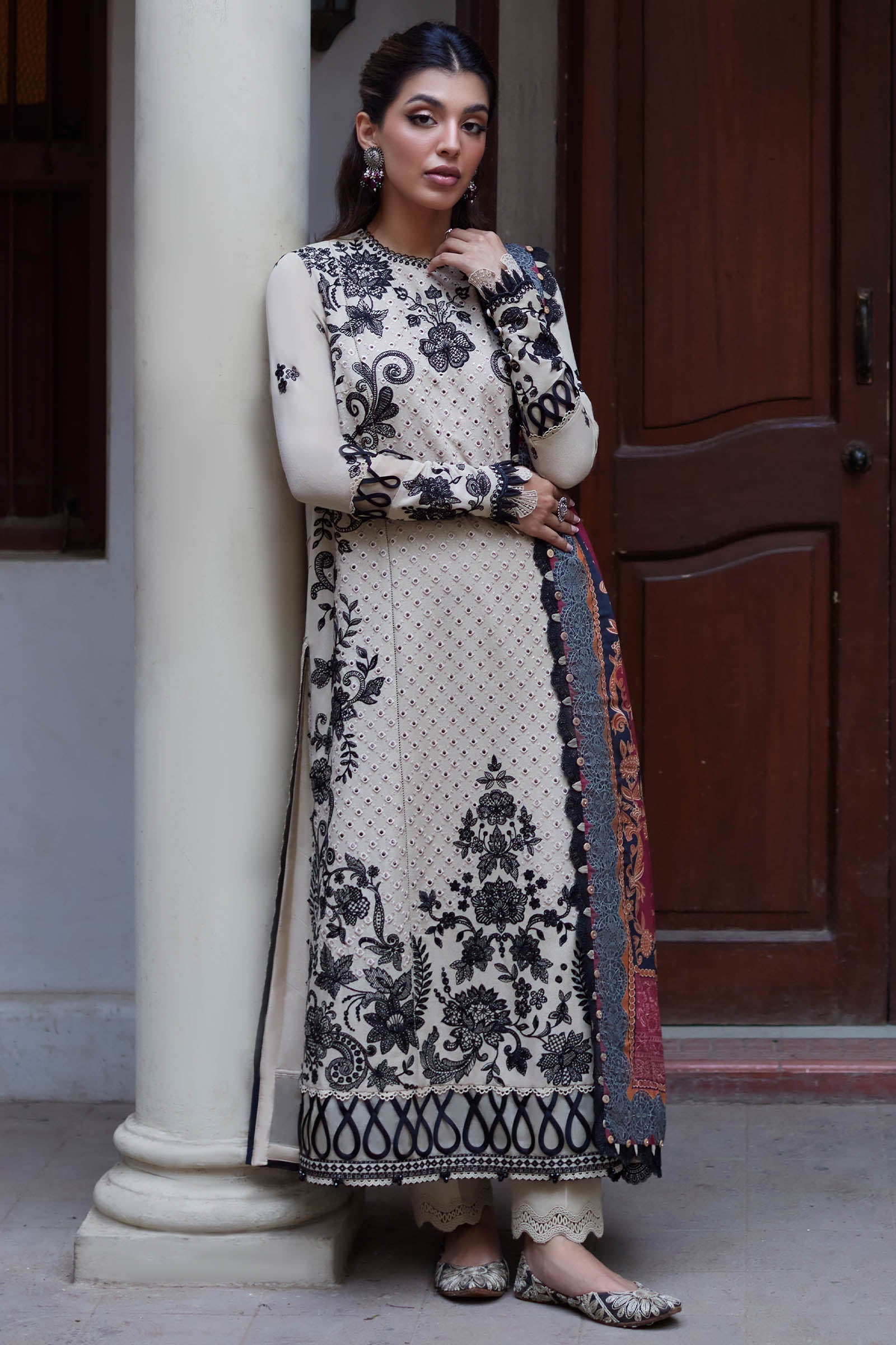 Zaha Winter Collection 2023 – LARAH (ZW23-12) – YourLibaas