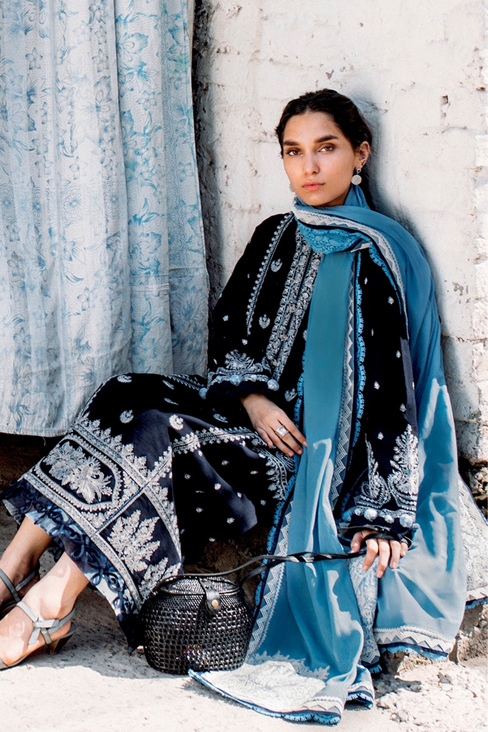 Zaha by Khadijah Shah · Humrahi Winter Collection – TARA (ZW21-01 ...