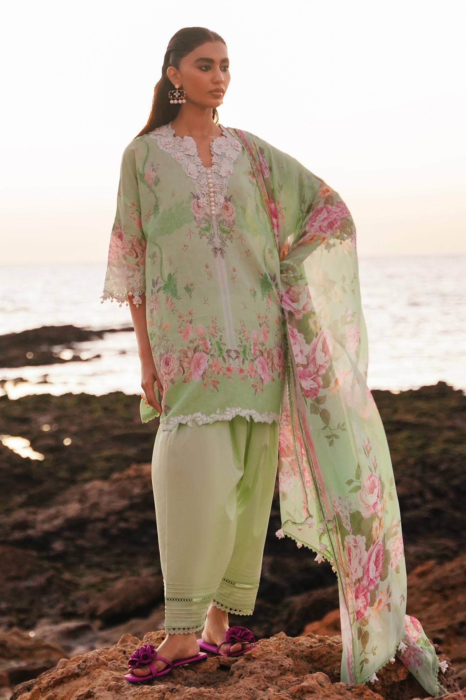 Sana Safinaz Spring/Summer Muzlin Lawn 2024 – M241-013B-3Ci – YourLibaas